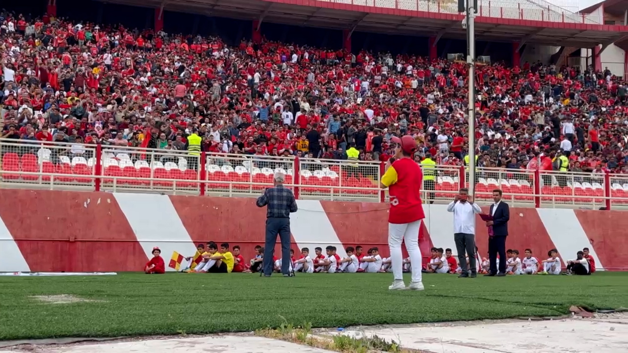 اجرای موزیک زنده در یادگار- ویدیو ورزش سه