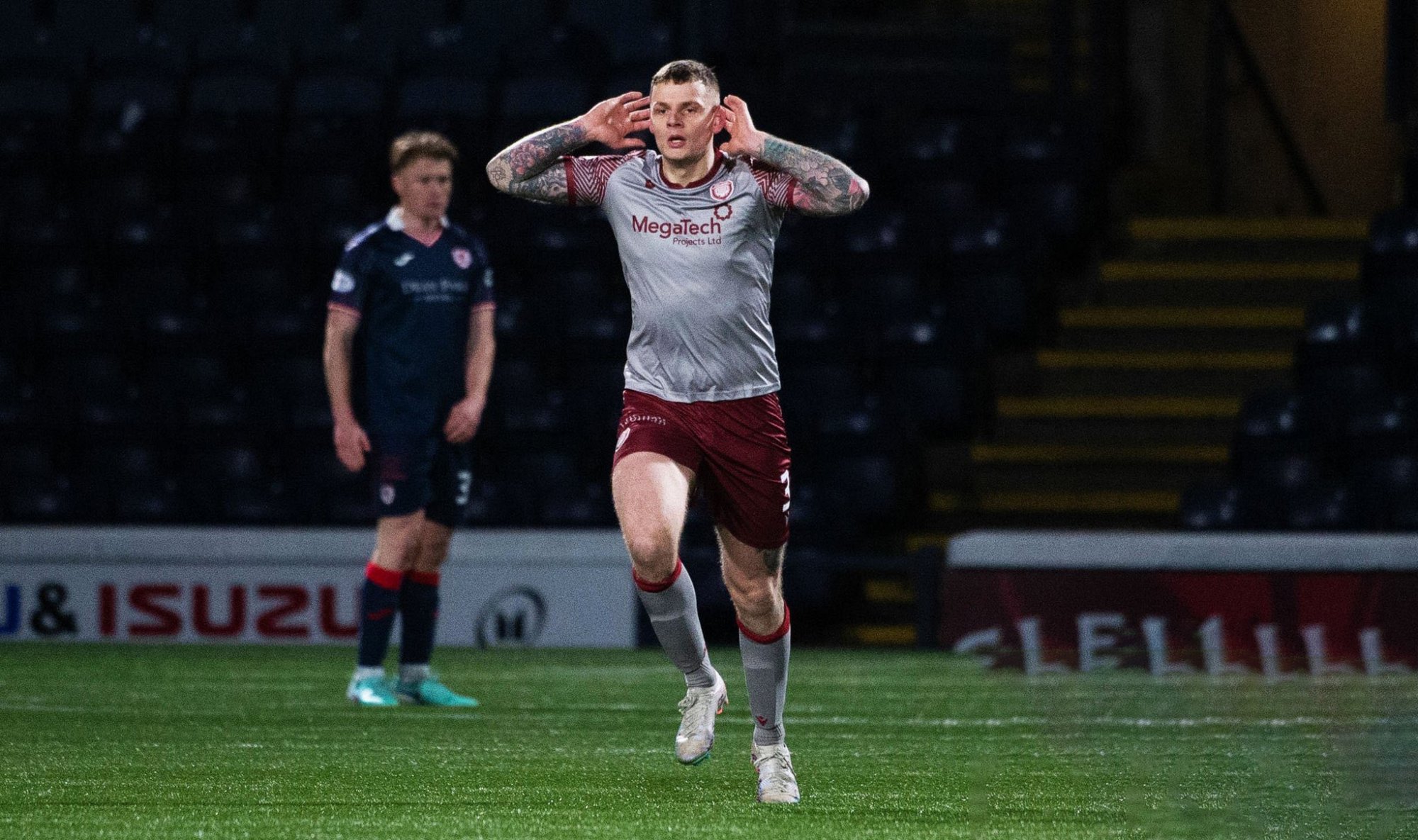 گل استثنایی دروازه‌بانی که هافبک بازی کرد! | ویدیو ورزش سه