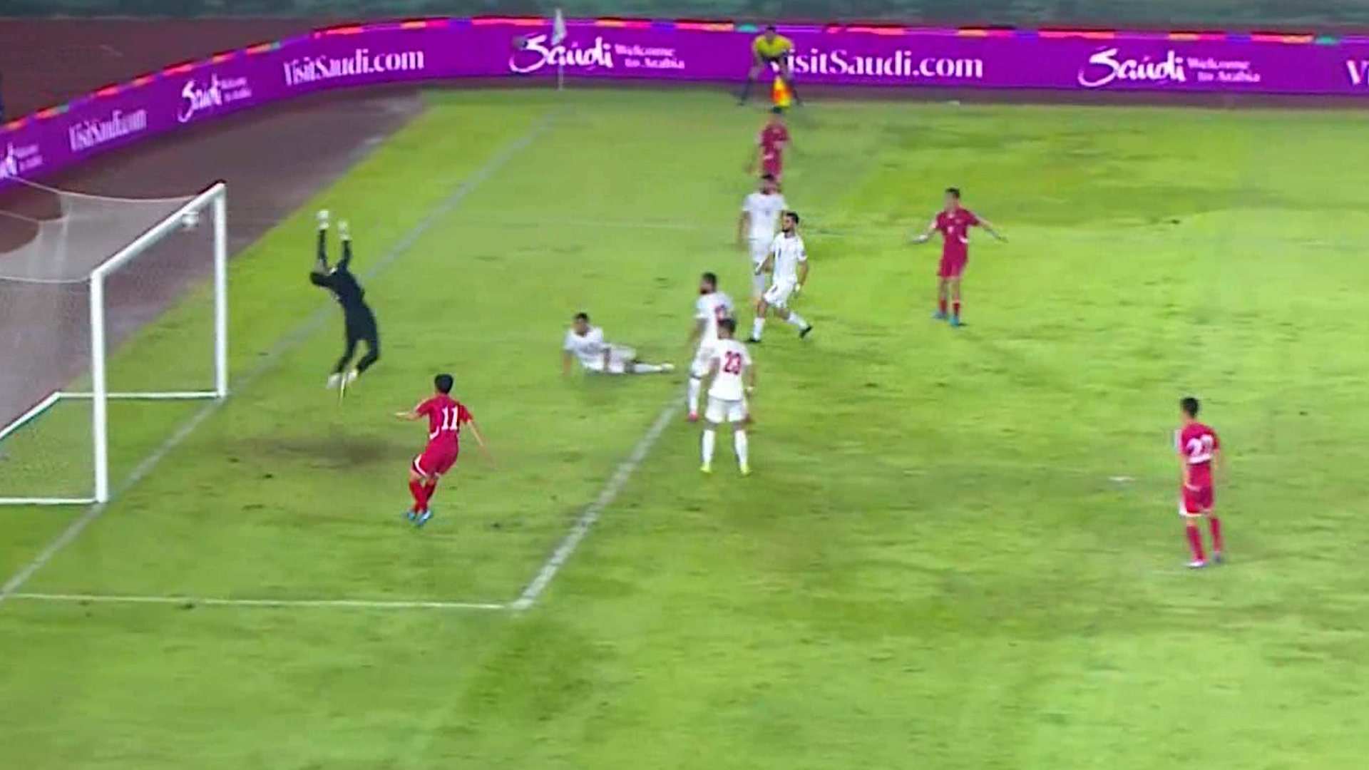 شوت بازیکنان کره شمالی روی تیر بیرانوند | ویدیو ورزش سه